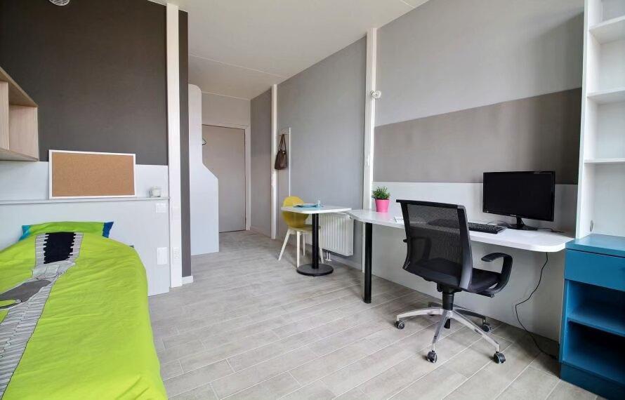 Studio 18 m² Boulevard Henri Simonet à Anderlecht